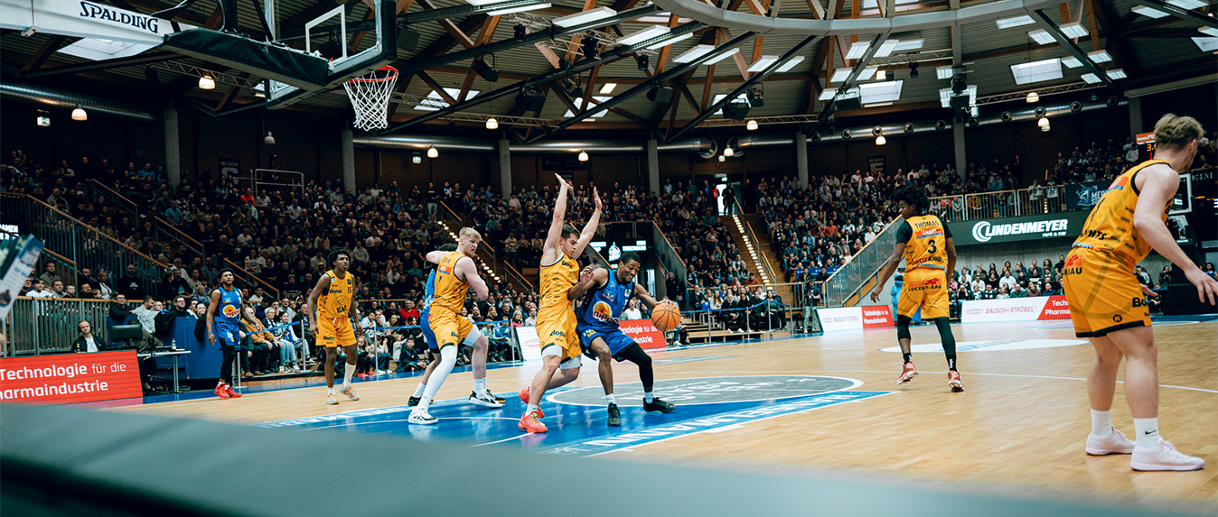 Derbysieg Nr. 1! Starke HAKRO Merlins gewinnen spektakulären Krimi ...